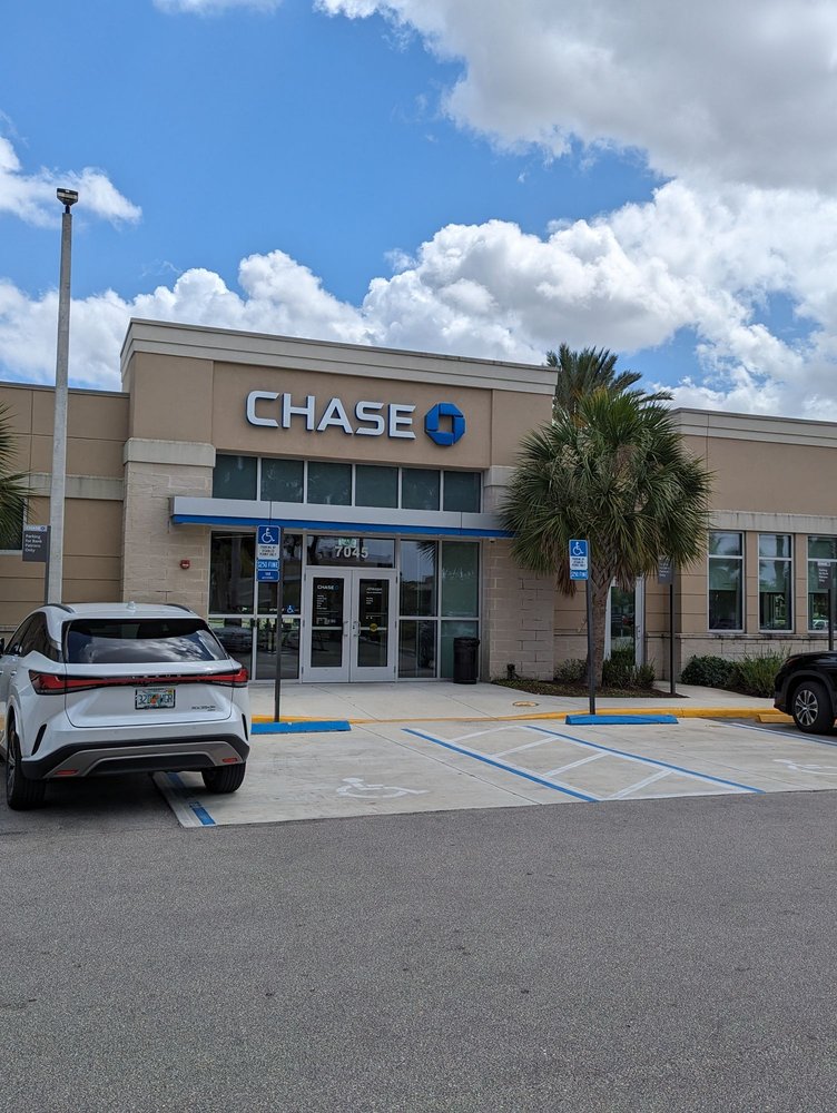 CHASE BANK - Updated August 2025 - 7045 Beracasa Way, Boca Raton ...