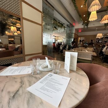 CAFÉ ZUZU - Updated June 2025 - 107 Photos & 28 Reviews - 555 Dundas ...