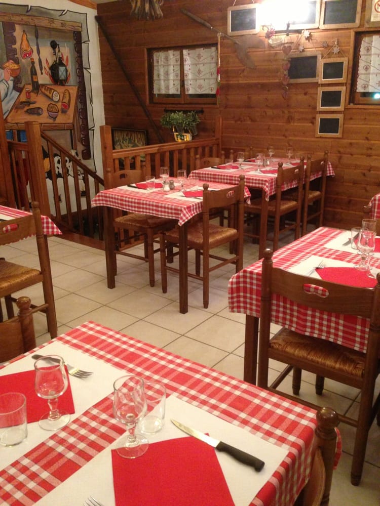 LA BERGERIE - 4 route Pérouges, Meximieux, Ain, France - Fondue ...