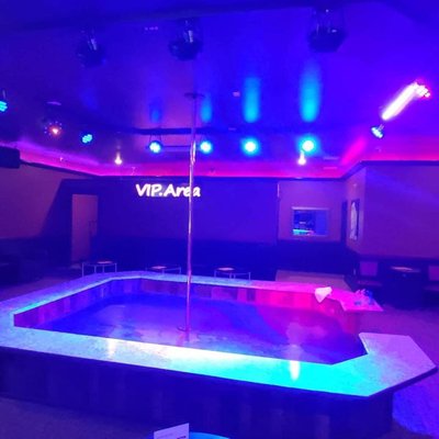 THE LOUNGE - Updated January 2026 - 6210 NE Columbia Blvd, Portland ...