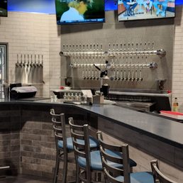 CRAFT 60 TAPHOUSE & GRILL - Updated December 2025 - 196 Photos & 148 ...