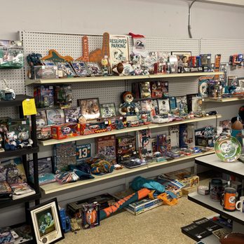 MAUMEE ANTIQUE MALL - Updated December 2025 - 90 Photos & 59 Reviews ...