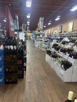 LISA’S LIQUOR BARN - Updated October 2025 - 23 Photos & 43 Reviews ...