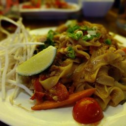 SEA THAI BISTRO - 453 Photos & 467 Reviews - Thai - 2350 Midway Dr ...