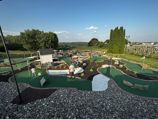 HILLSIDE MINI GOLF & ICE CREAM - Updated December 2025 - 14 Photos ...