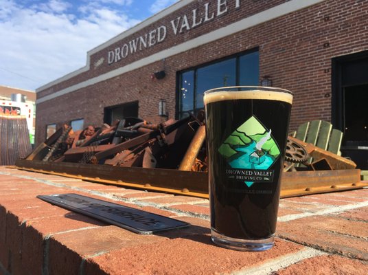 DROWNED VALLEY BREWING COMPANY - 20 Photos & 29 Reviews - 4 S Tennessee ...