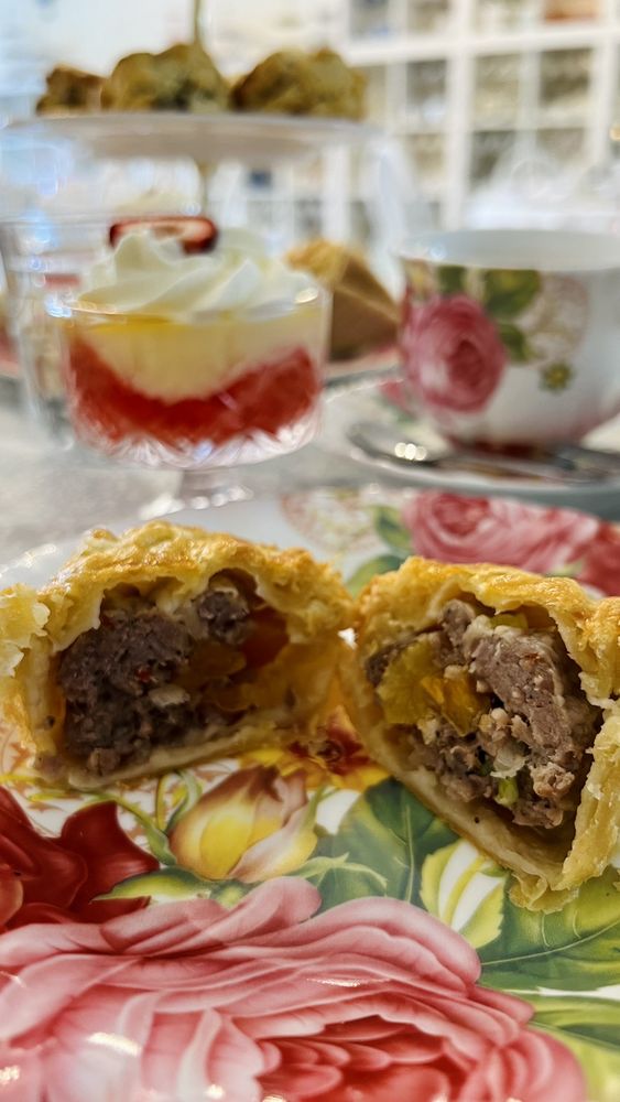 VAL’S ENGLISH TEA AND PIE SHOP - 37 Photos - 466 Putnam Pike ...