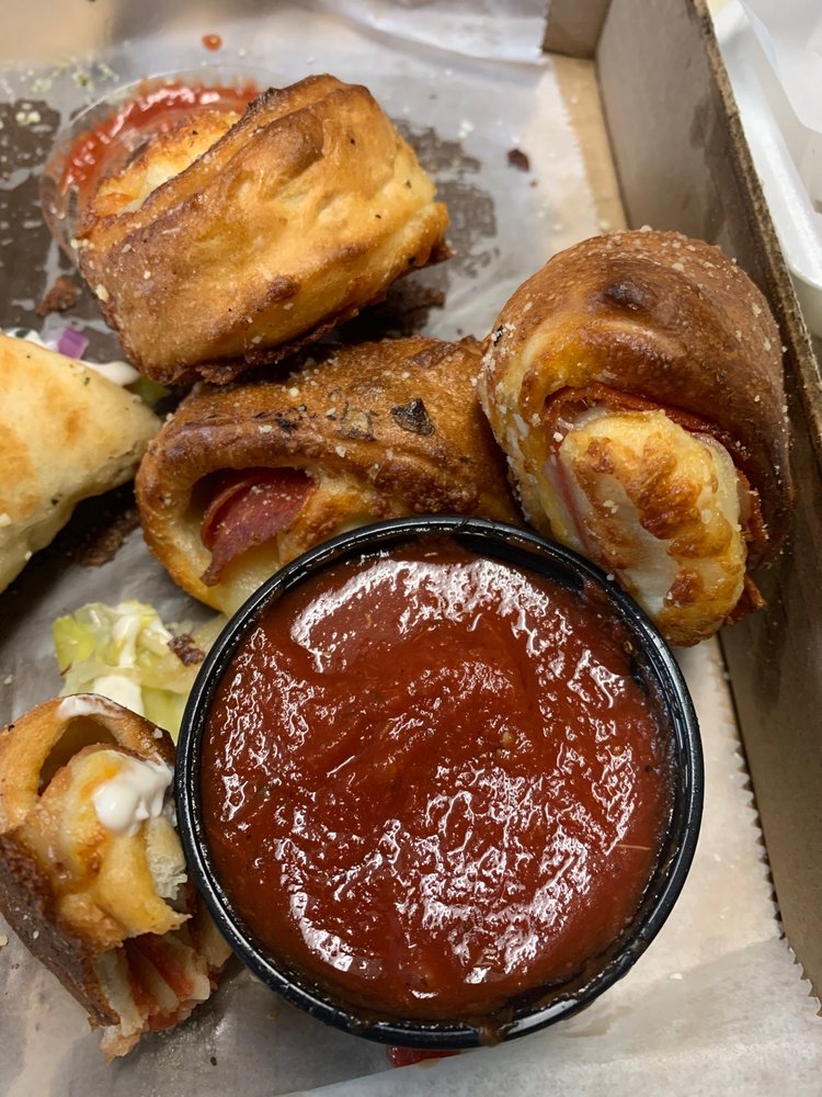 CARDELLO PIZZA - Updated April 2025 - 34 Photos & 86 Reviews - 261 Moon ...