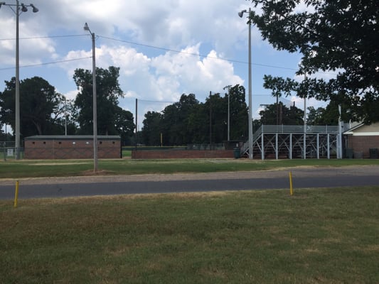 FORSYTHE PARK - Updated October 2025 - 13 Photos - 2401 Sycamore St ...