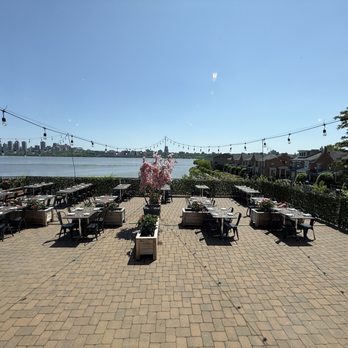 DE NOVO EUROPEAN PUB - Updated October 2025 - 807 Photos & 404 Reviews ...