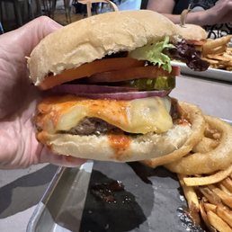 GRAZE BURGERS - Updated October 2025 - 350 Photos & 400 Reviews - 125 ...