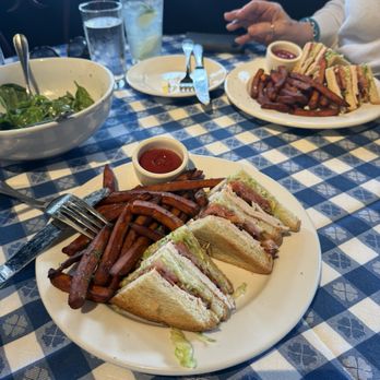 PERRY’S - SAN FRANCISCO - Updated January 2026 - 354 Photos & 741 ...