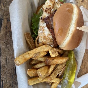 CALAPOOIA BREWING COMPANY - Updated July 2024 - 143 Photos & 240 ...