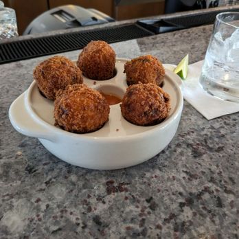 CAYS LOUNGE - Updated October 2025 - 107 Photos & 40 Reviews - 4000 ...