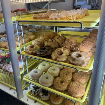DAWN DONUTS - Updated August 2025 - 211 Photos & 96 Reviews - 1020 S ...