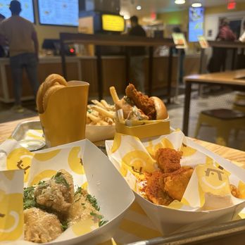 STARBIRD CHICKEN - Updated December 2024 - 1293 Photos & 984 Reviews ...