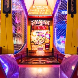 MAIN EVENT WINDSOR - Updated December 2025 - 64 Photos & 194 Reviews ...