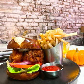 P.S. KITCHEN - Updated August 2024 - 1014 Photos & 775 Reviews - 246 W ...