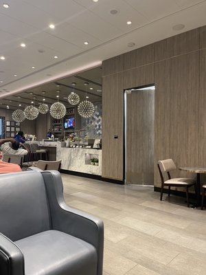 PLAZA PREMIUM LOUNGE DFW TERMINAL E - 44 Photos & 40 Reviews - 2400 Aviation Dr, DFW Airport ...