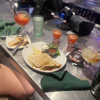 BOMBSHELLS RESTAURANT & BAR - Updated December 2025 - 90 Photos & 76 ...