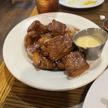 HAMBURGER FACTORY FAMILY RESTAURANT - Updated June 2024 - 679 Photos ...