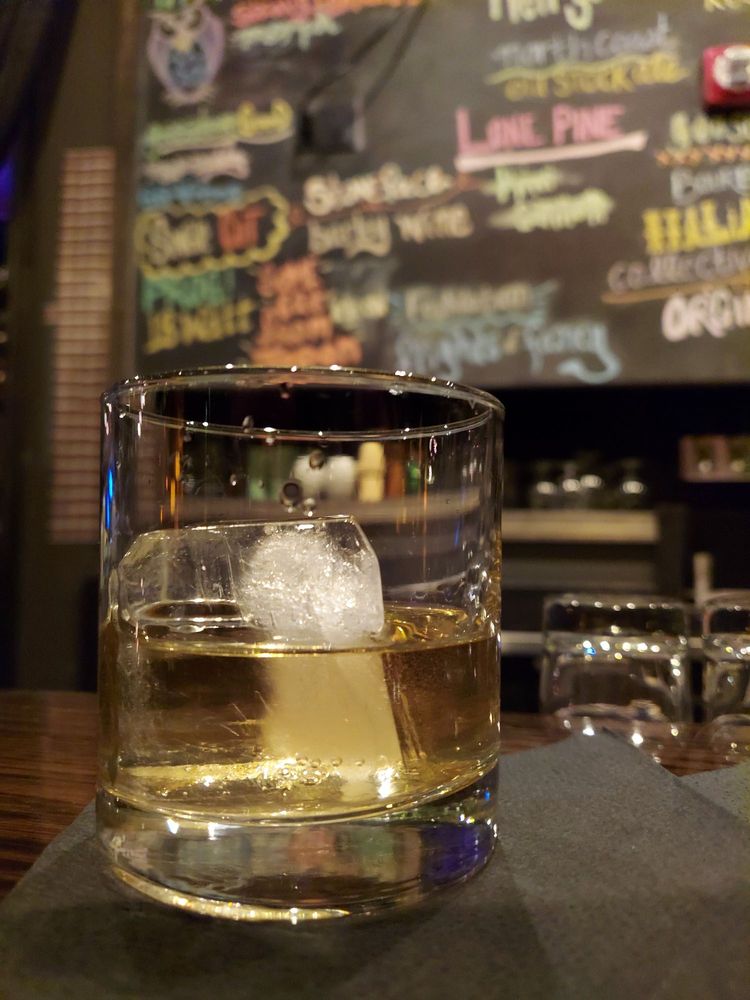 815 - Updated June 2024 - 32 Photos & 71 Reviews - 815 Elm St ...