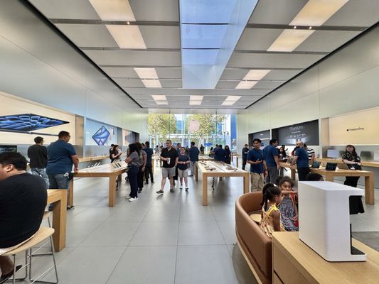 APPLE VICTORIA GARDENS - Updated January 2026 - 282 Photos & 1089 ...