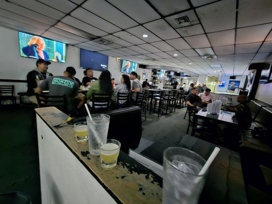 UNDERDOGS SPORTS BAR & GRILL - Updated June 2026 - 754 Photos & 287 ...