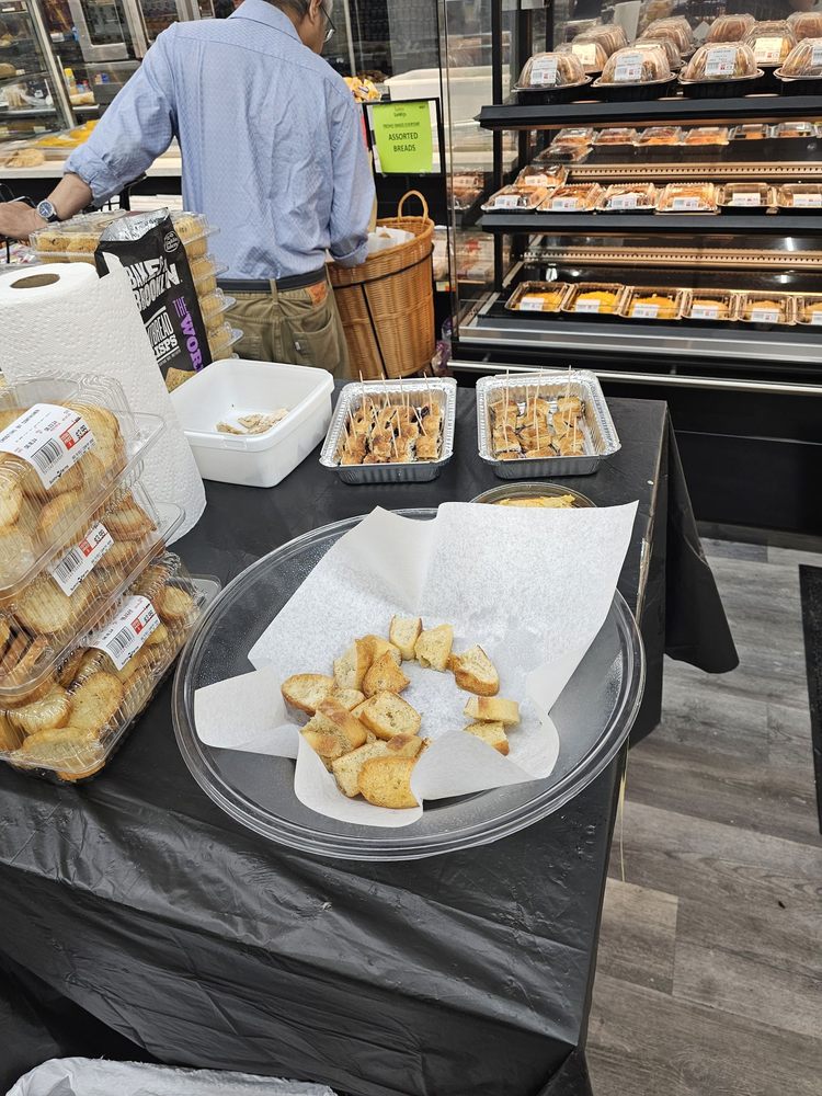 SUNNY FARMS MARKETPLACE - Updated December 2025 - 24 Photos - 868 ...