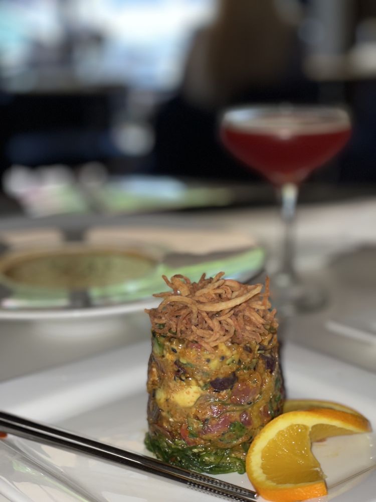 CHIVE SEA BAR & LOUNGE - 1060 Photos & 911 Reviews - 4 W Broughton St ...