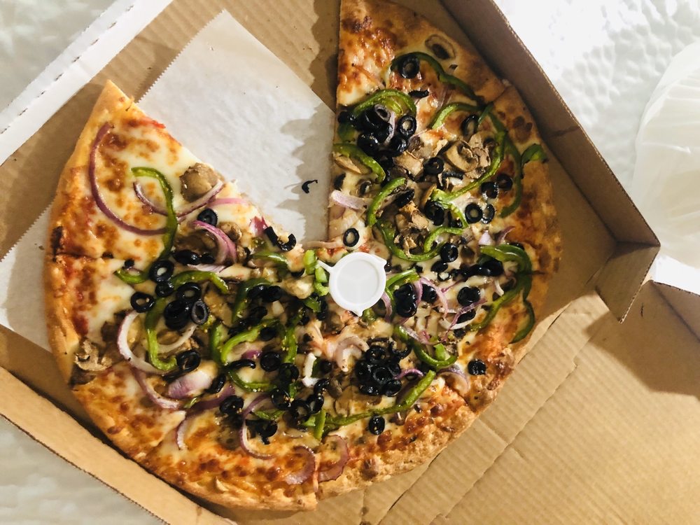 BEACH PIZZA - 88 Photos & 319 Reviews - Pizza - 3301 Highland Ave ...