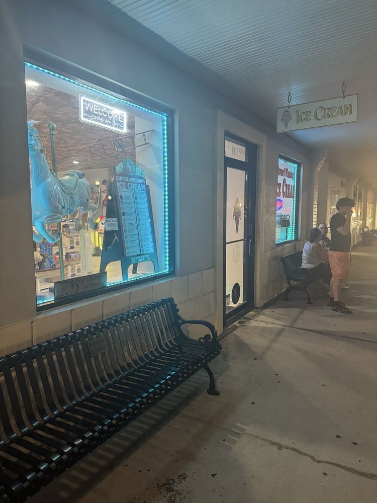 DELECTABLE DELIGHTS - Updated October 2025 - 14145 7th St, Dade City, Florida - Ice Cream ...