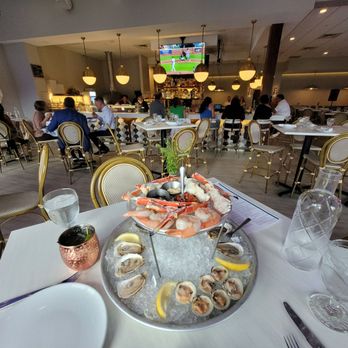 PERLA SEAFOOD BISTRO - Updated July 2025 - 72 Photos & 39 Reviews ...