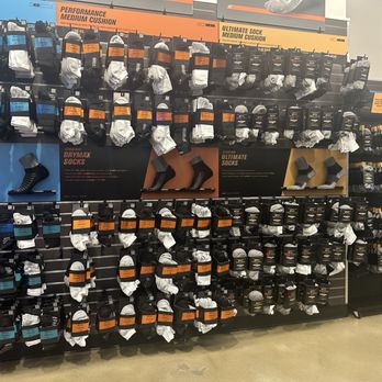 ROAD RUNNER SPORTS - Updated December 2025 - 33 Photos & 12 Reviews ...