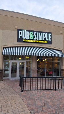PUR & SIMPLE - Updated September 2025 - 25 Photos - 790 Kanata Avenue ...