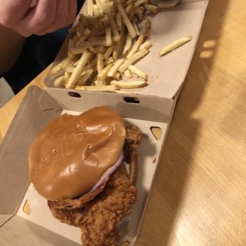 CLUCKERS - Updated October 2025 - 216 Photos & 121 Reviews - 701 S ...