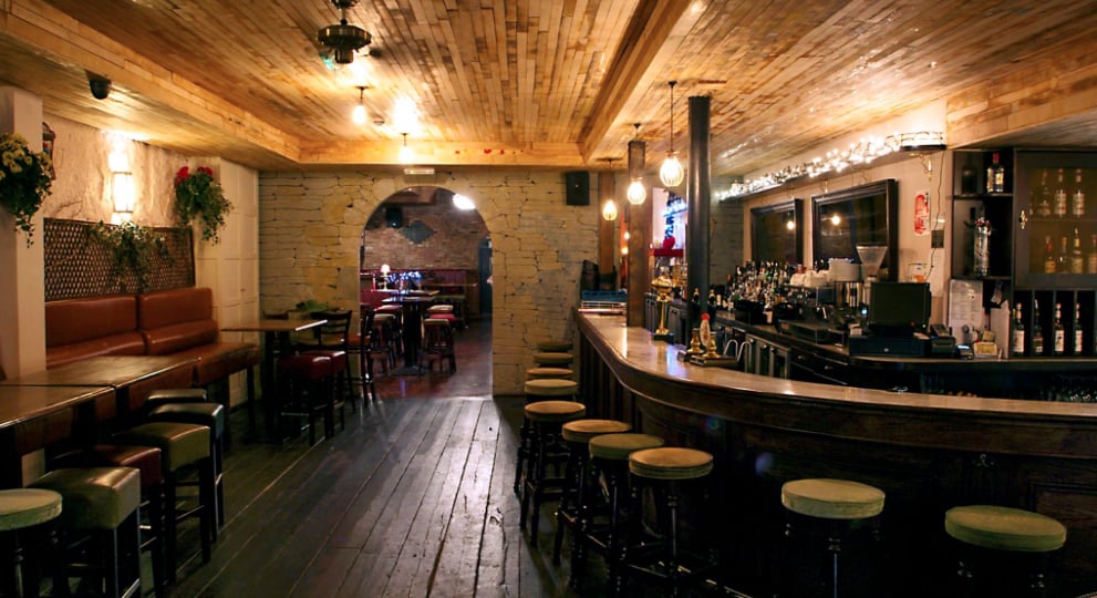 THE OLD FRIZZLE - Updated June 2025 - 27 Photos & 15 Reviews - 74-78 ...