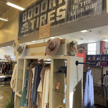 SEA HIVE STATION - Updated May 2025 - 326 Photos & 71 Reviews - 2750 ...