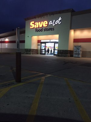 SAVE A LOT - Updated December 2025 - 1730 Pierce St, Sioux CIty, Iowa ...