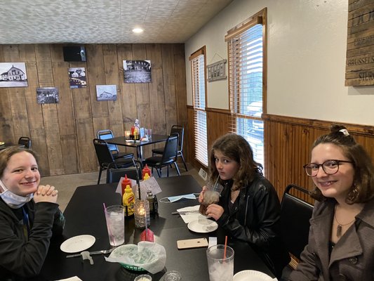 VALMY HAPPY HOUR - Updated June 2024 - 17 Reviews - 4418 Whitefish Bay ...