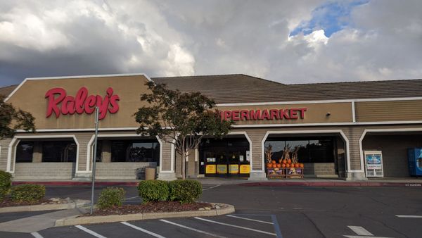 RALEY’S - Updated December 2025 - 87 Photos & 78 Reviews - 715 E ...