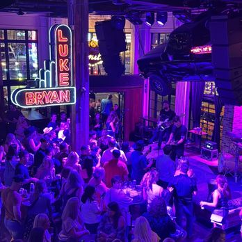 LUKE’S 32 BRIDGE FOOD + DRINK - Updated May 2025 - 672 Photos & 516 ...