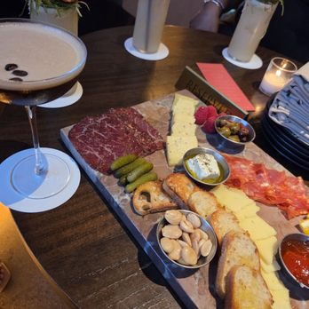 MELROSE - Updated December 2025 - 257 Photos & 219 Reviews - 2517 Ralph ...