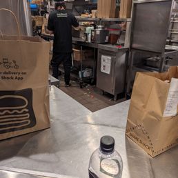 SHAKE SHACK NEWBURY STREET - Updated July 2025 - 461 Photos & 468 ...