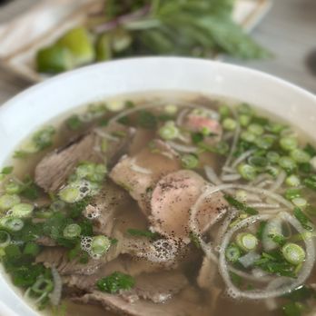 PHO 92 DIA - Updated July 2025 - 550 Photos & 557 Reviews - 6691 Tower ...