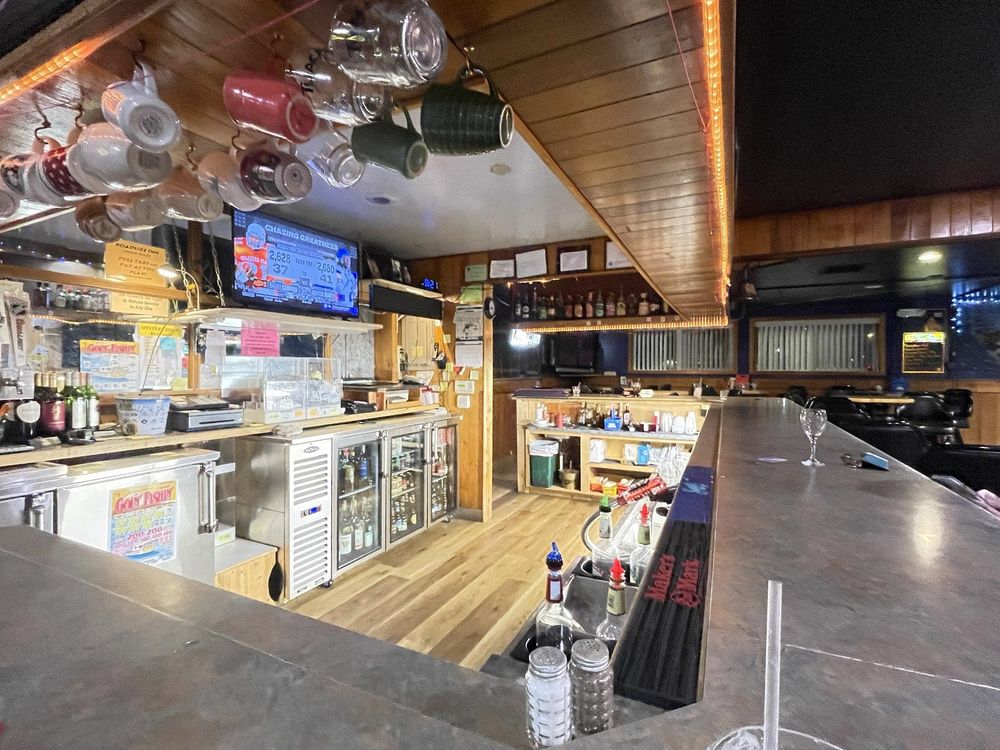 ROADSIDE INN - Updated December 2025 - 26 Photos & 14 Reviews - 810 S ...