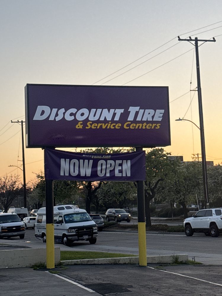 DISCOUNT TIRE & SERVICE CENTERS - Updated October 2025 - 24 Reviews ...