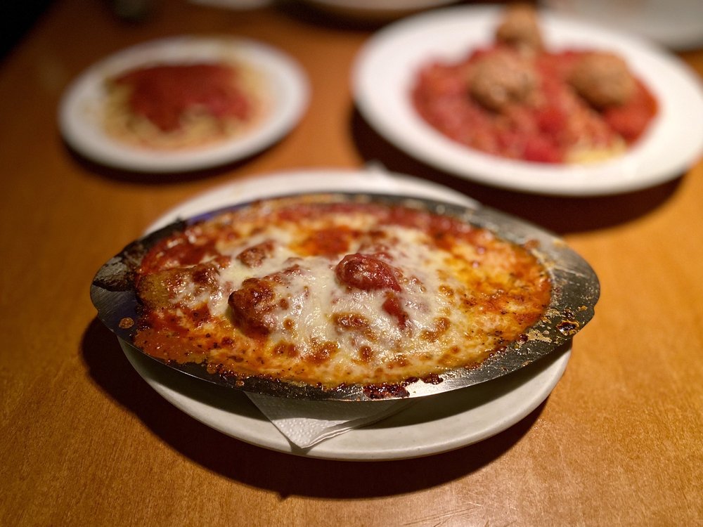 DOMINICKS ITALIAN RESTAURANT - Updated July 2024 - 325 Photos & 511 ...