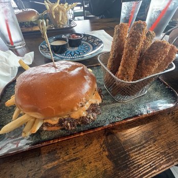 LOUD BURGER - Updated September 2025 - 286 Photos & 329 Reviews - 22497 ...