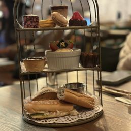 LA LUNA TEA AND DESSERT BAR - Updated January 2026 - 2338 Photos & 699 ...